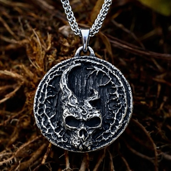 Accessories | Decomposition Desiccate Decay Rot Necrotize Skull Buried ...